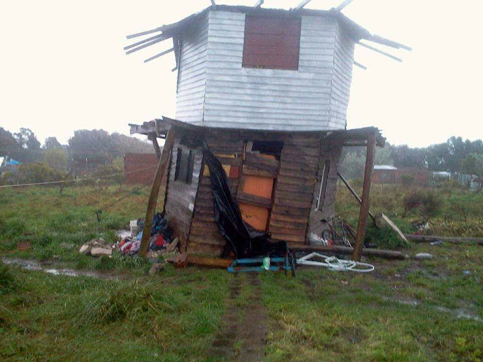 Remontar el barrilete en esta tempestad • Pelota de Trapo
